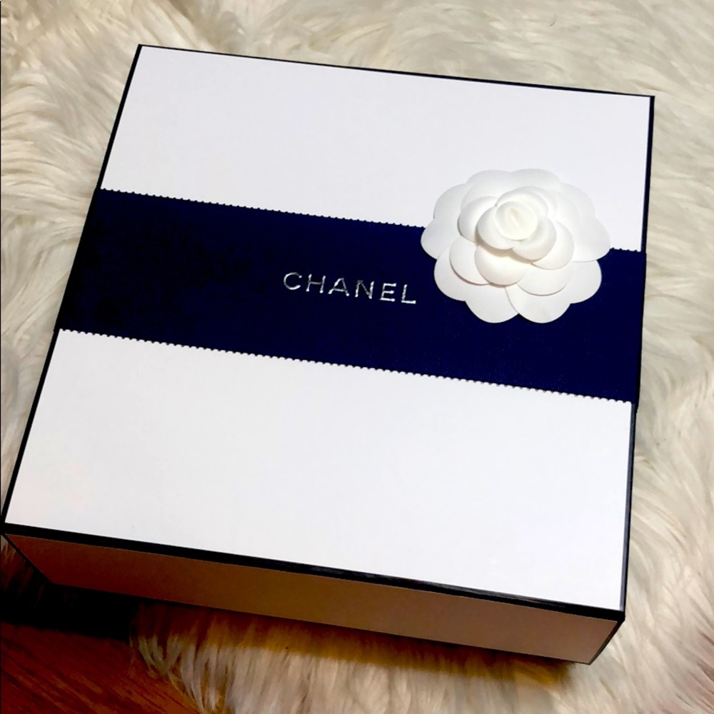 100% Auth Chanel Gift Box W/ Ribbon - Gem